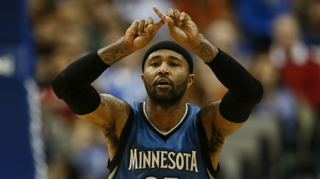 Wolves deal Williams to injury-hit Hornets