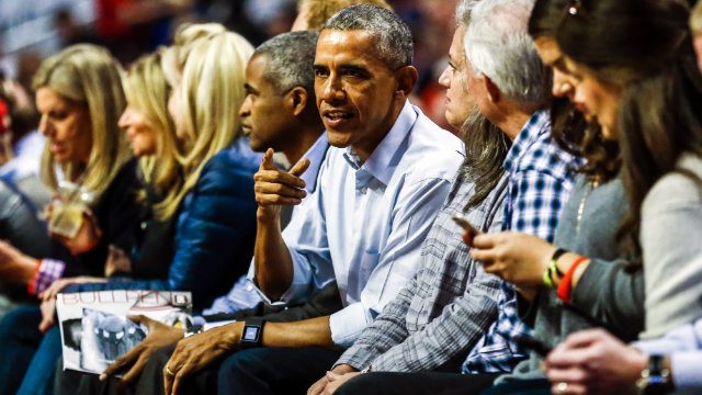 LOOK: Barack Obama catches Chicago Bulls season opener