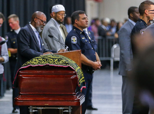 Louisville stages mass final farewell to Muhammad Ali